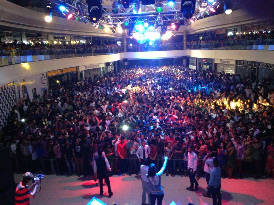 GLAM GARBA @ VR SURAT - A RUNWAY SUCCESS! | News | Gujarat ...